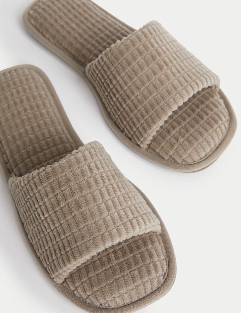Quilted Open Toe Slider Mule Slippers – Retail International Group